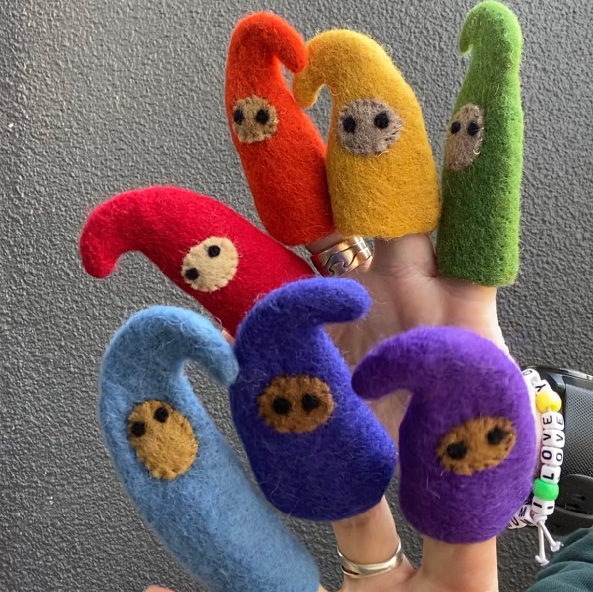 Papoose Finger Puppets Pixies – Lucas loves cars