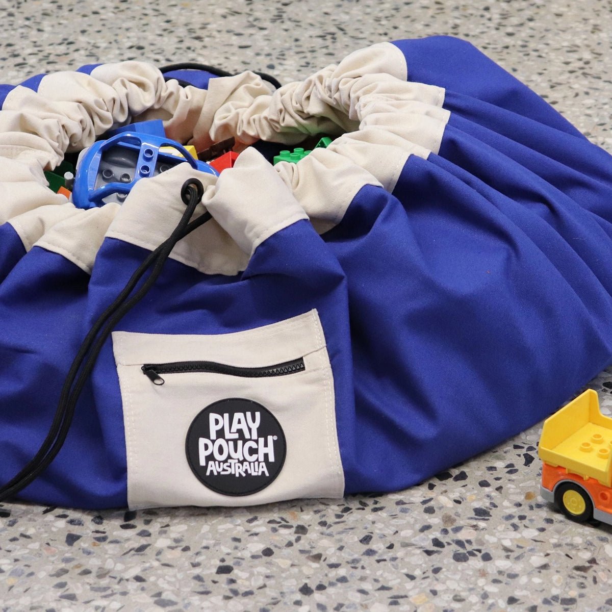 Play Pouch minin red | Play Pouch - Lucas loves cars