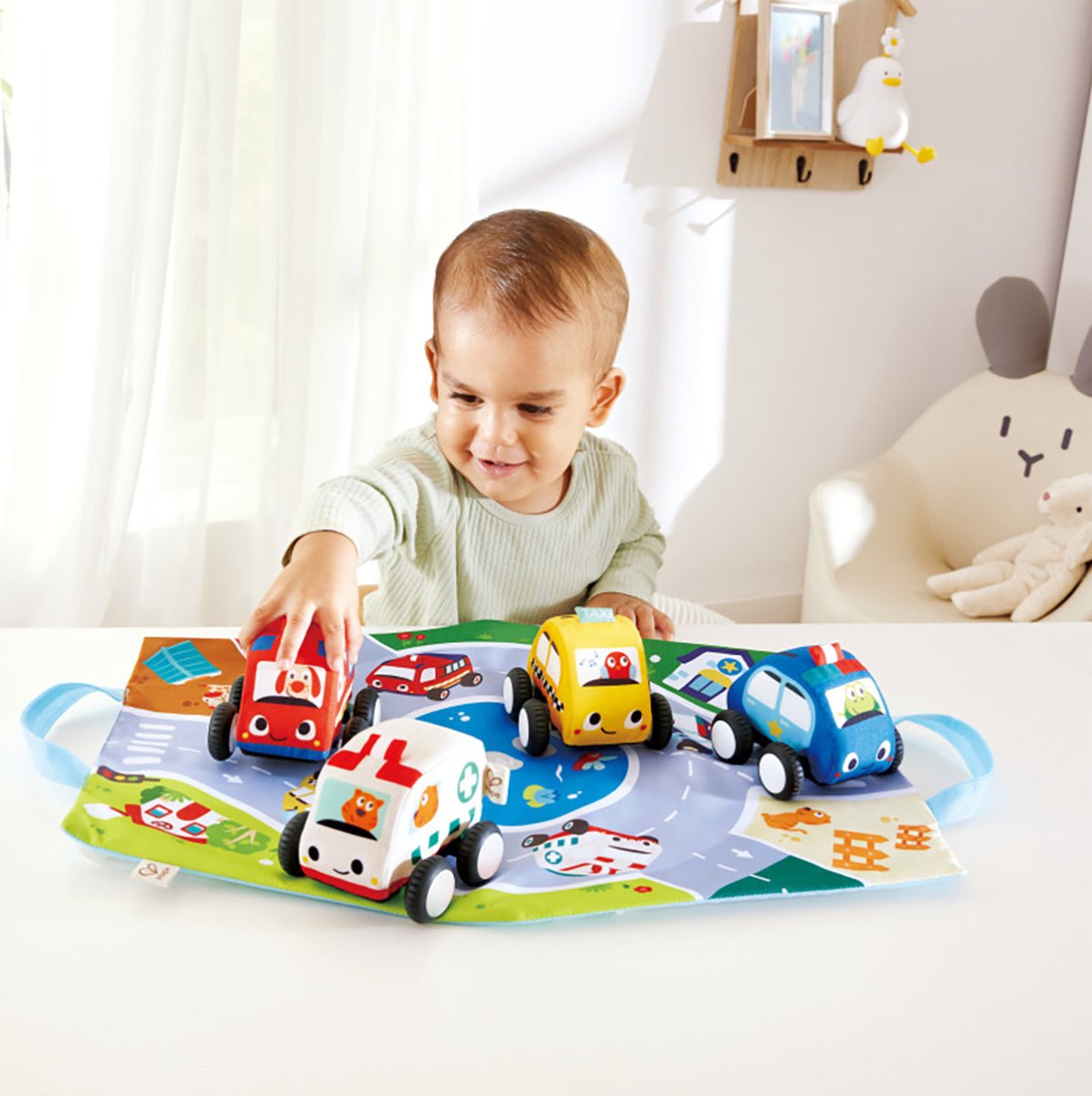 Pull Back Cars Travel set | Hape - Lucas loves cars