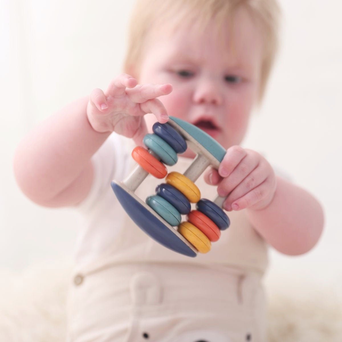 Tolo Bio Abacus Rattle – Lucas loves cars