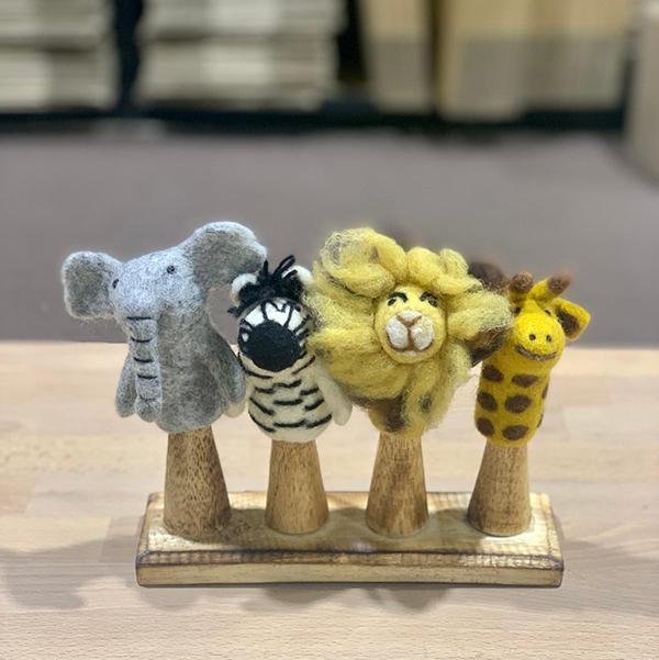 African Animals Felt finger Puppets – Lucas loves cars