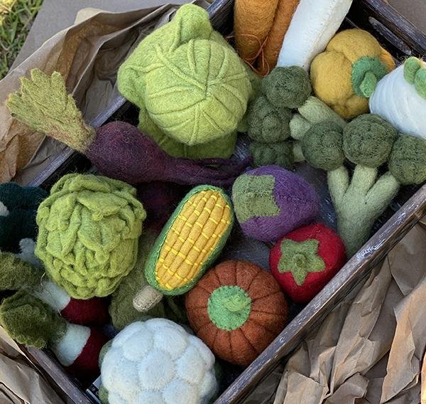 Papoose felt vegetable box | food toys | Papoose toys | Lucas loves cars
