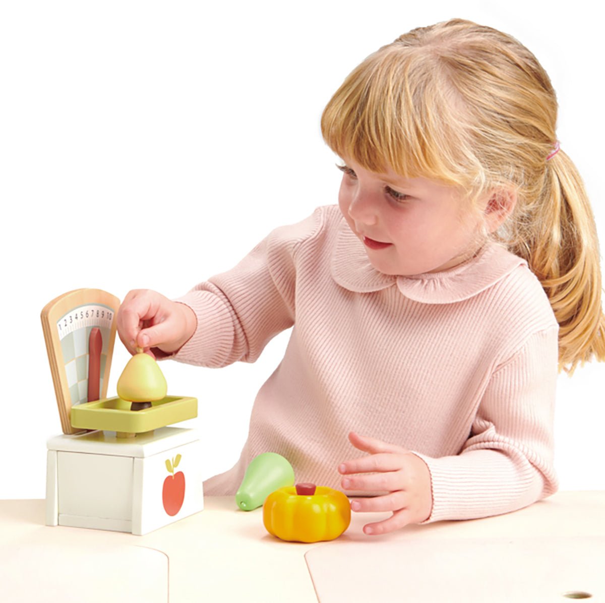 Market Scales wooden toy – Lucas loves cars